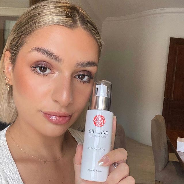 Cleansing oil makeup remover – Giulana Skincare